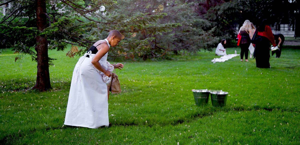 Un Paradis sans pommiers: Le jardin des Soeurs Grises – Cynthia Imogen ...